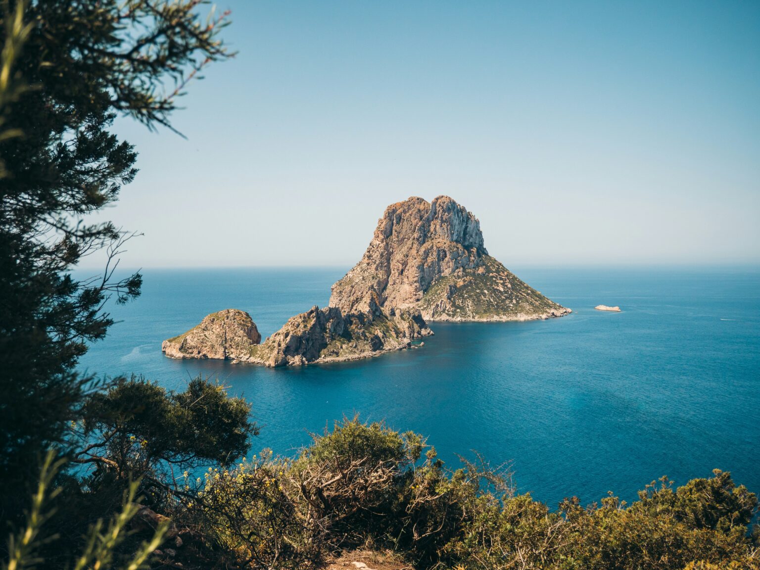 CLAP HOUSE IBIZA | Japanese Restaurant, Bar, & Beach Club